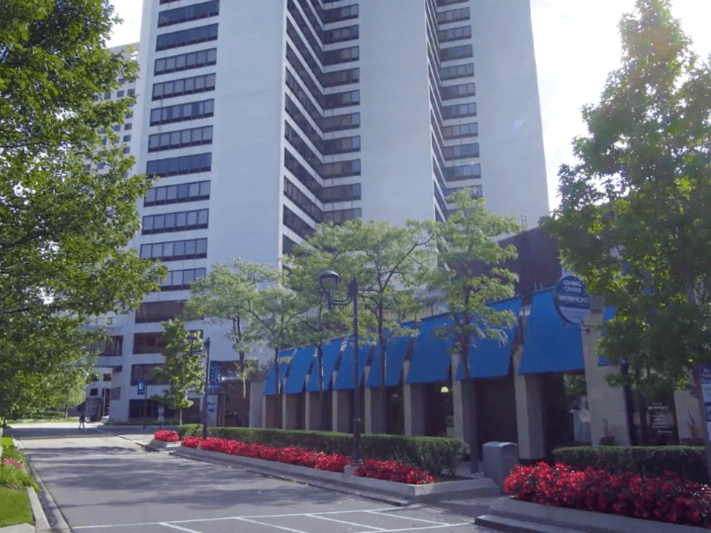 Detroit High Rise Apartments | Riverfront Towers | Amenities