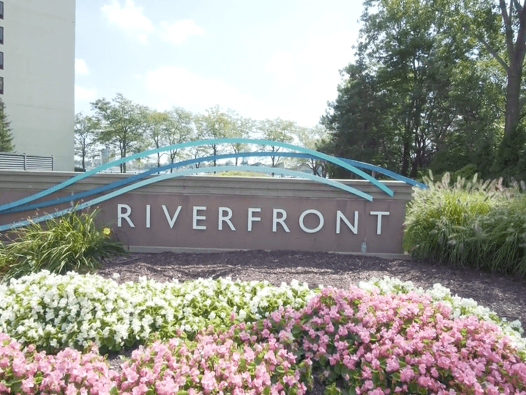 Detroit High Rise Apartments | Riverfront Towers | Amenities