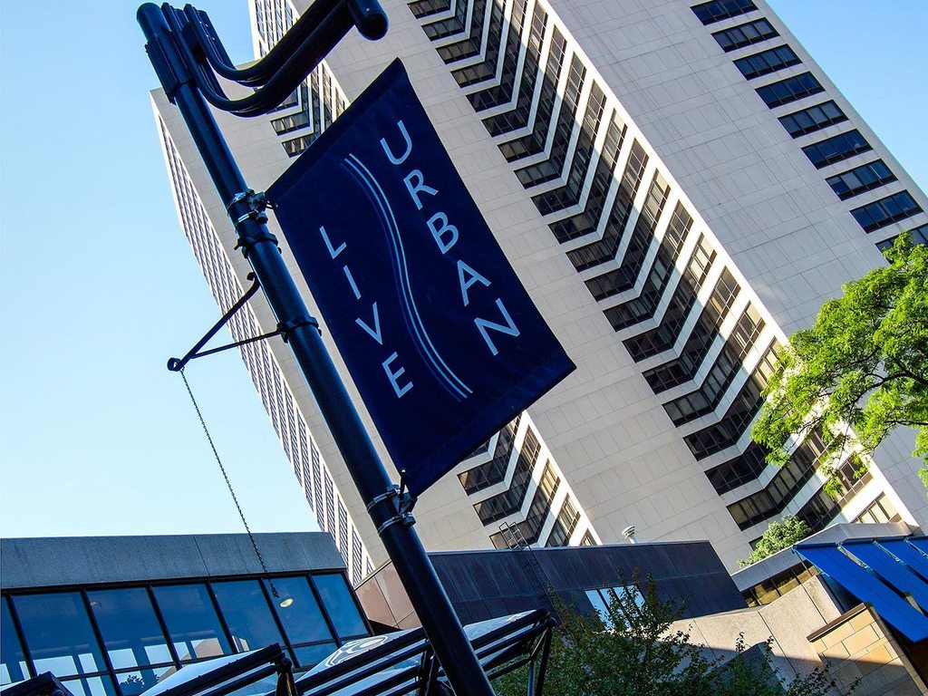 Detroit High Rise Apartments | Riverfront Towers | Amenities