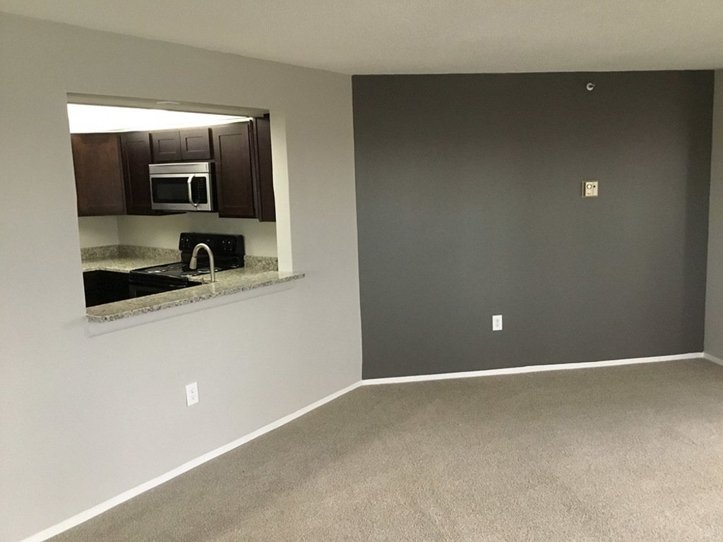 Detroit High Rise Apartments | Riverfront Towers | Amenities