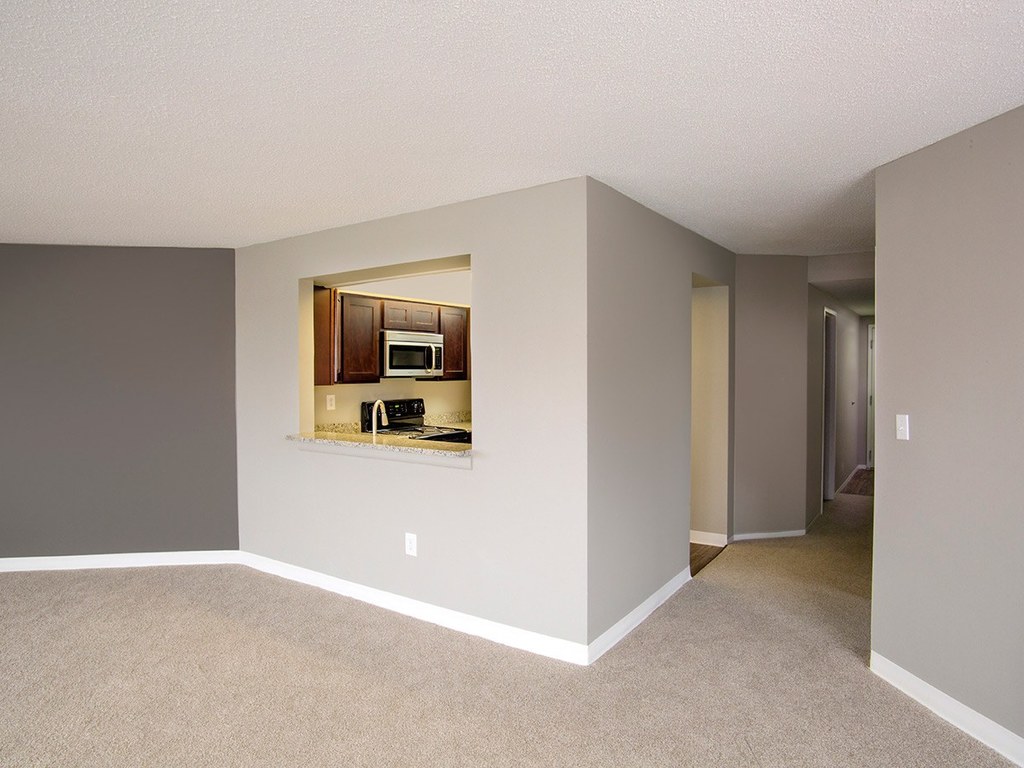 Detroit High Rise Apartments | Riverfront Towers | Amenities