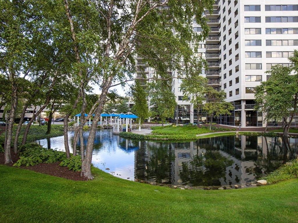 Detroit High Rise Apartments | Riverfront Towers | Amenities