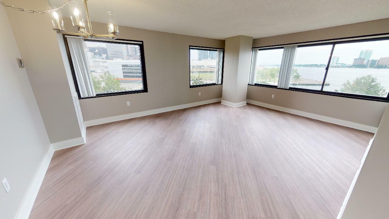 Downtown Detroit Apartments | Riverfront Towers | Gallery