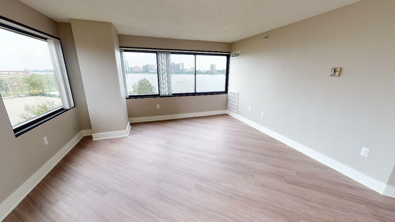 Downtown Detroit Apartments | Riverfront Towers | Gallery