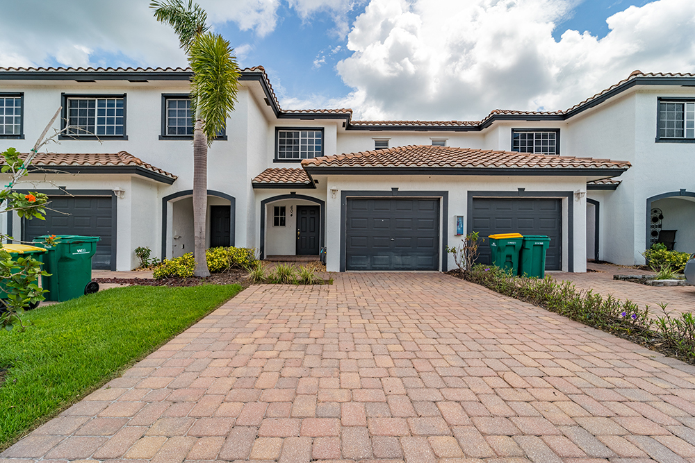 Apartments in Naples, Florida | Amberton Luxury Townhomes | Home