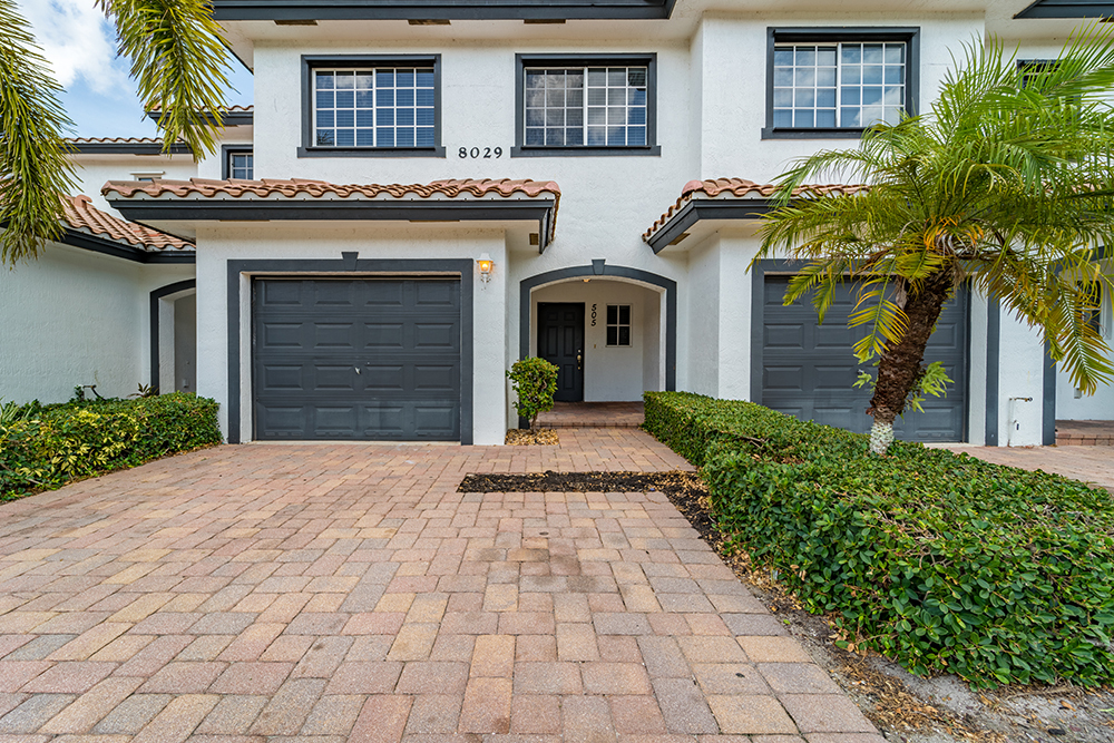Apartments in Naples, Florida | Amberton Luxury Townhomes | Home