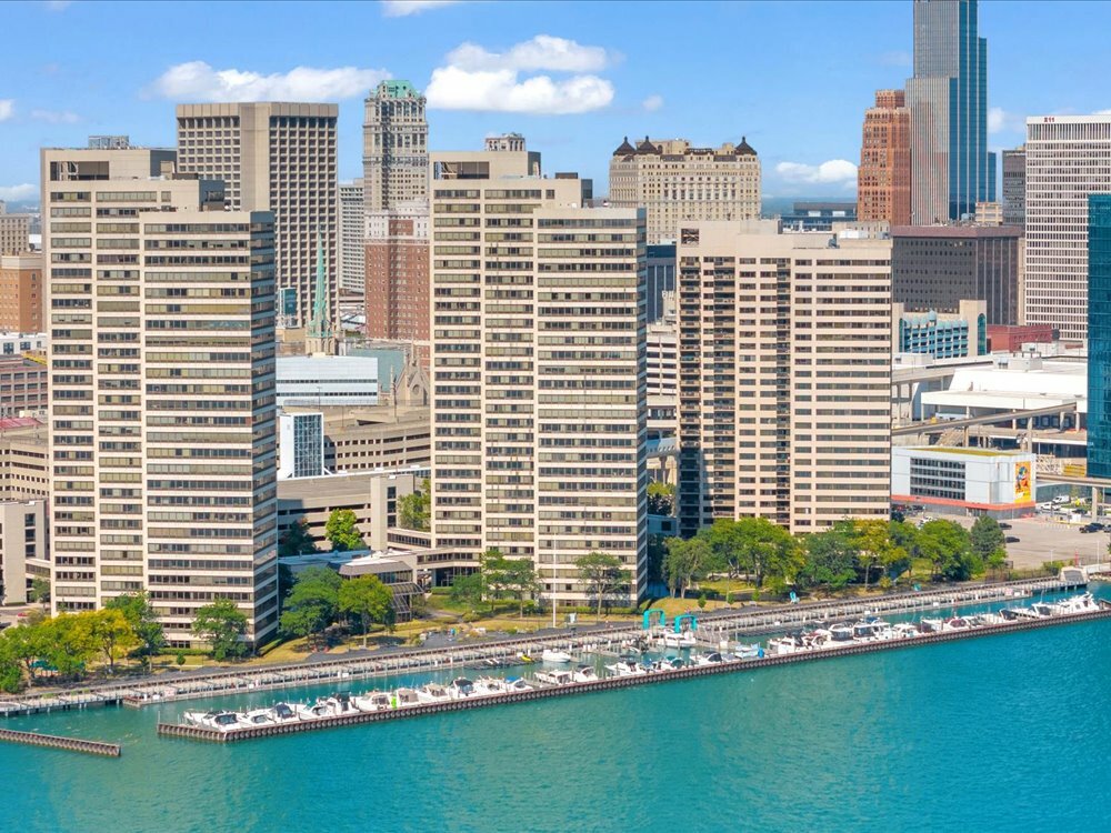 Detroit Riverfront Apartments | Riverfront Towers | Welcome