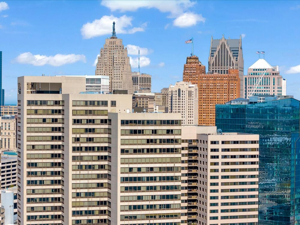 Detroit Riverfront Apartments | Riverfront Towers | Welcome