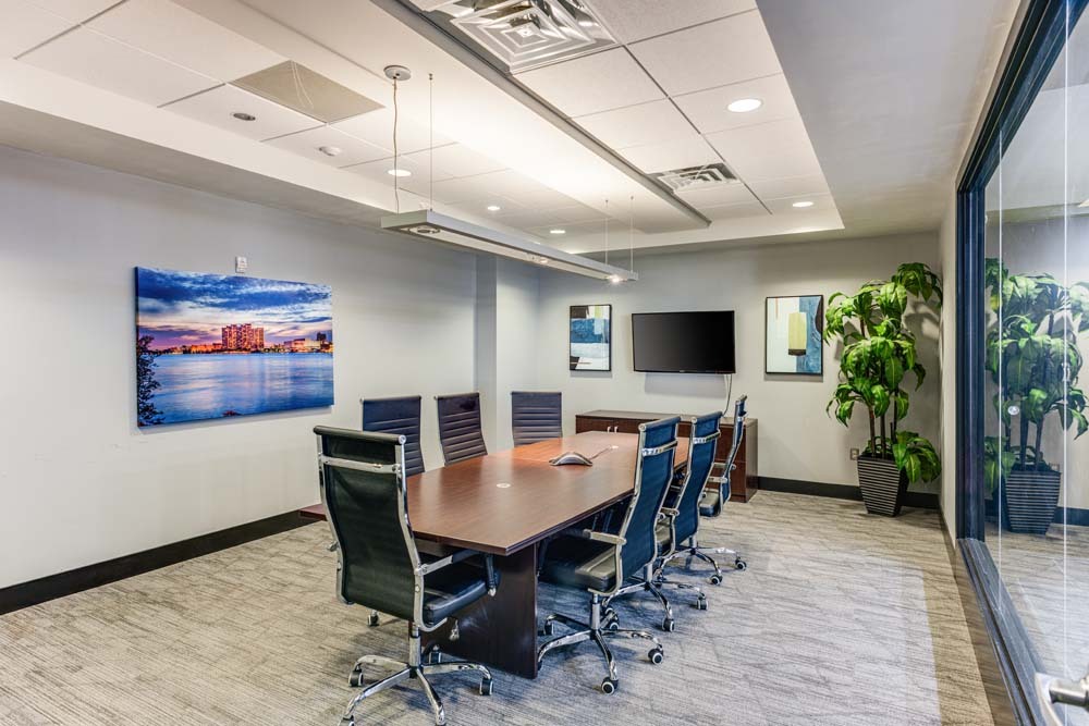 Detroit Riverfront Apartments | Riverfront Towers | Welcome