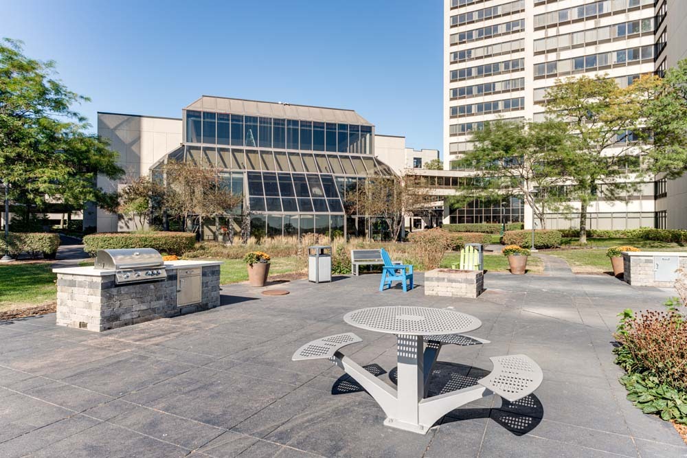 Detroit Riverfront Apartments | Riverfront Towers | Welcome