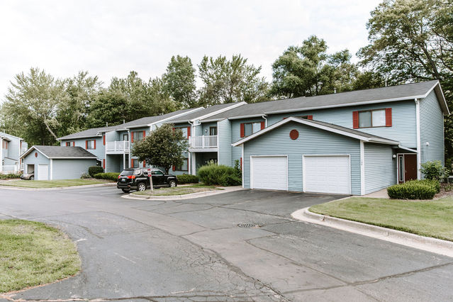 Holland Michigan Apartments | Spring Brook Apartments