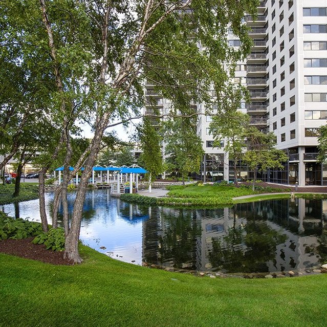 Downtown Detroit Apartments | Riverfront Towers | Gallery