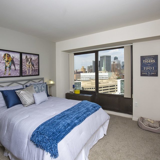 Detroit Riverfront Apartments | Riverfront Towers | Welcome