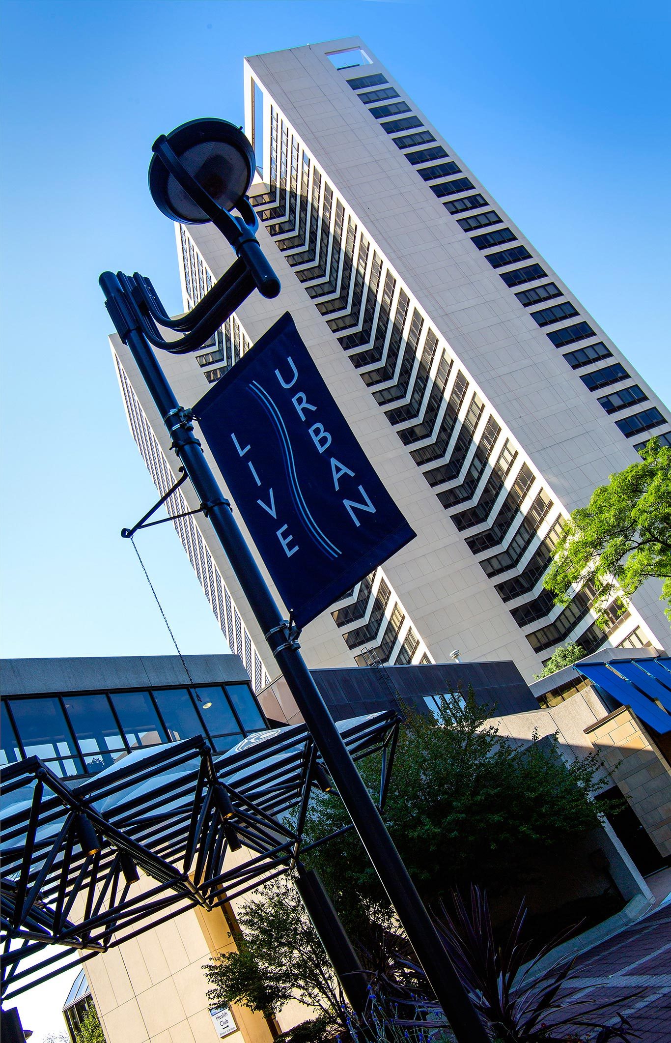 Detroit High Rise Apartments | Riverfront Towers | Amenities